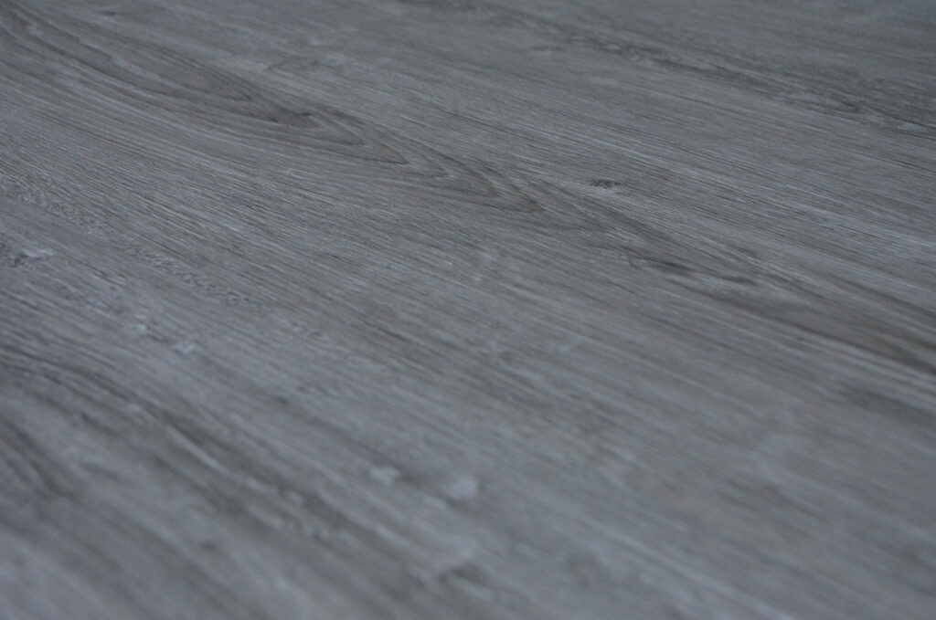 Piso Vinílico Lvt, Marca Nuvow, Colección Urbana, Mod Paris, Espesor 2mm, Color Gris Oscuro ...